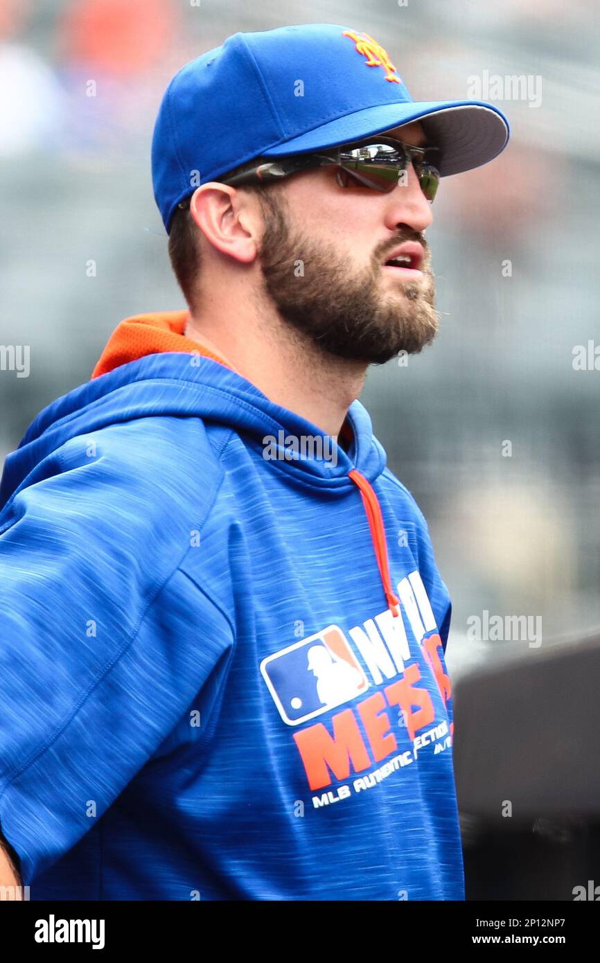 August 14, 2016: New York Mets Pitcher Jon Niese (49) looks on from the ...