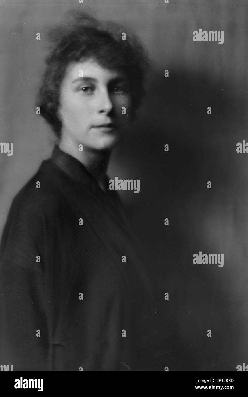 Shearson, Phyllis, Miss, portrait photograph, 1914 Sept. 22 Stock Photo ...