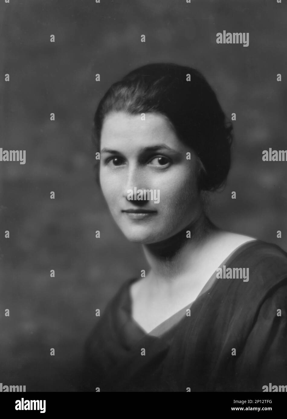 Smith, Dorothy, Miss, portrait photograph, 1917 Apr. 18 Stock Photo - Alamy