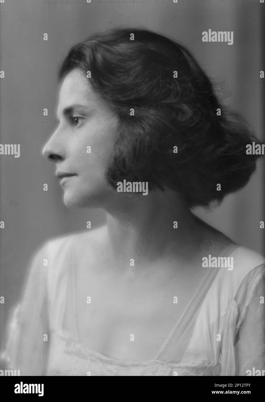 Yum with dress hi-res stock photography and images - Alamy