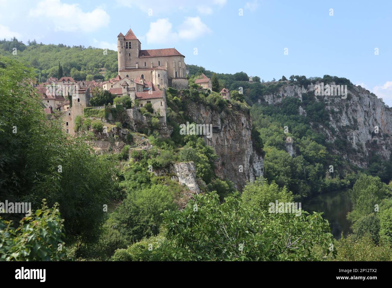 Saint-Cirq-Lapopie, the beautiful village in France Stock Photo - Alamy