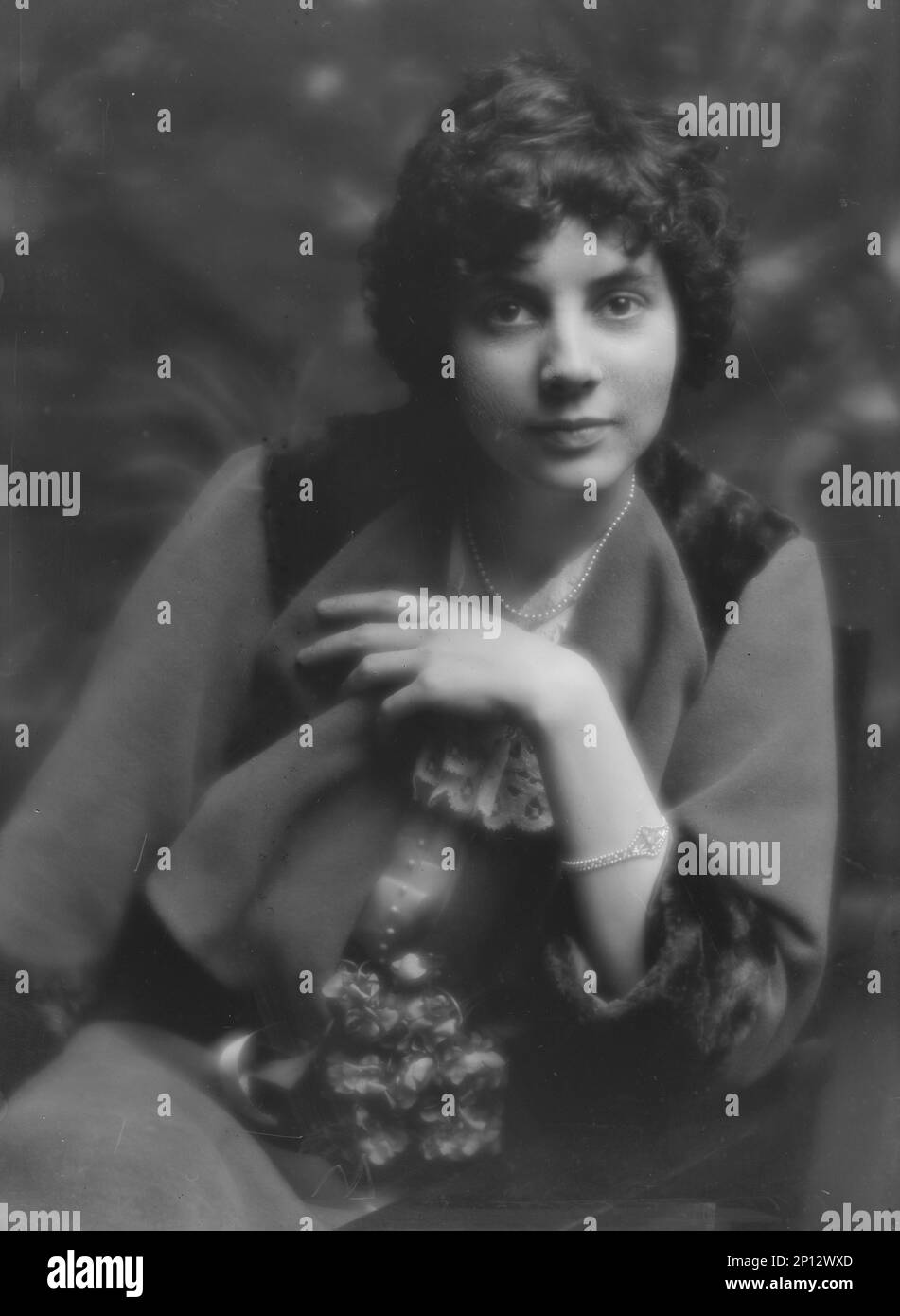 Swinburne, Ann, portrait photograph, 1912 Stock Photo - Alamy