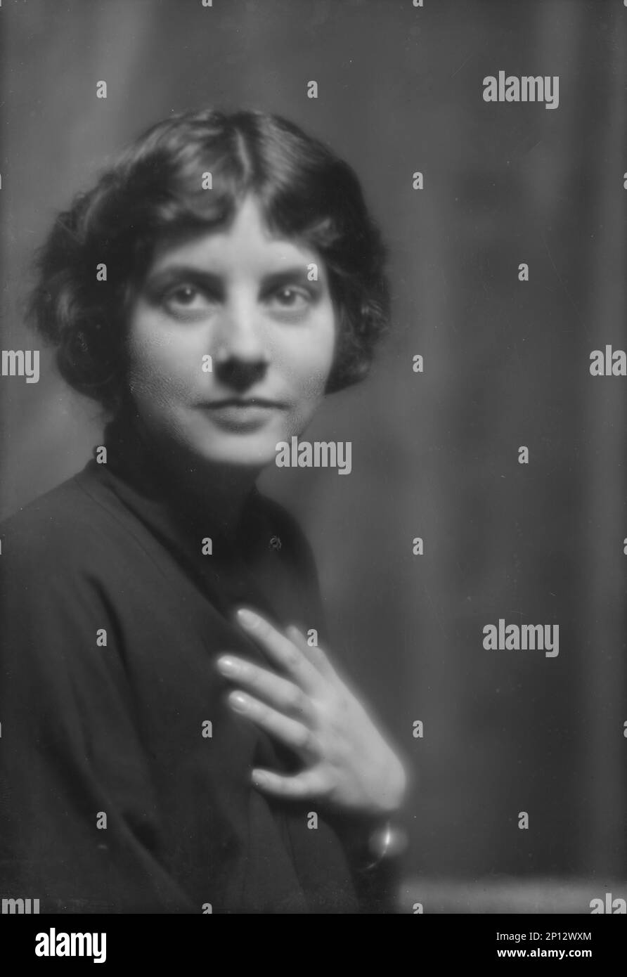 Swinburne, Ann, portrait photograph, 1912 Stock Photo - Alamy