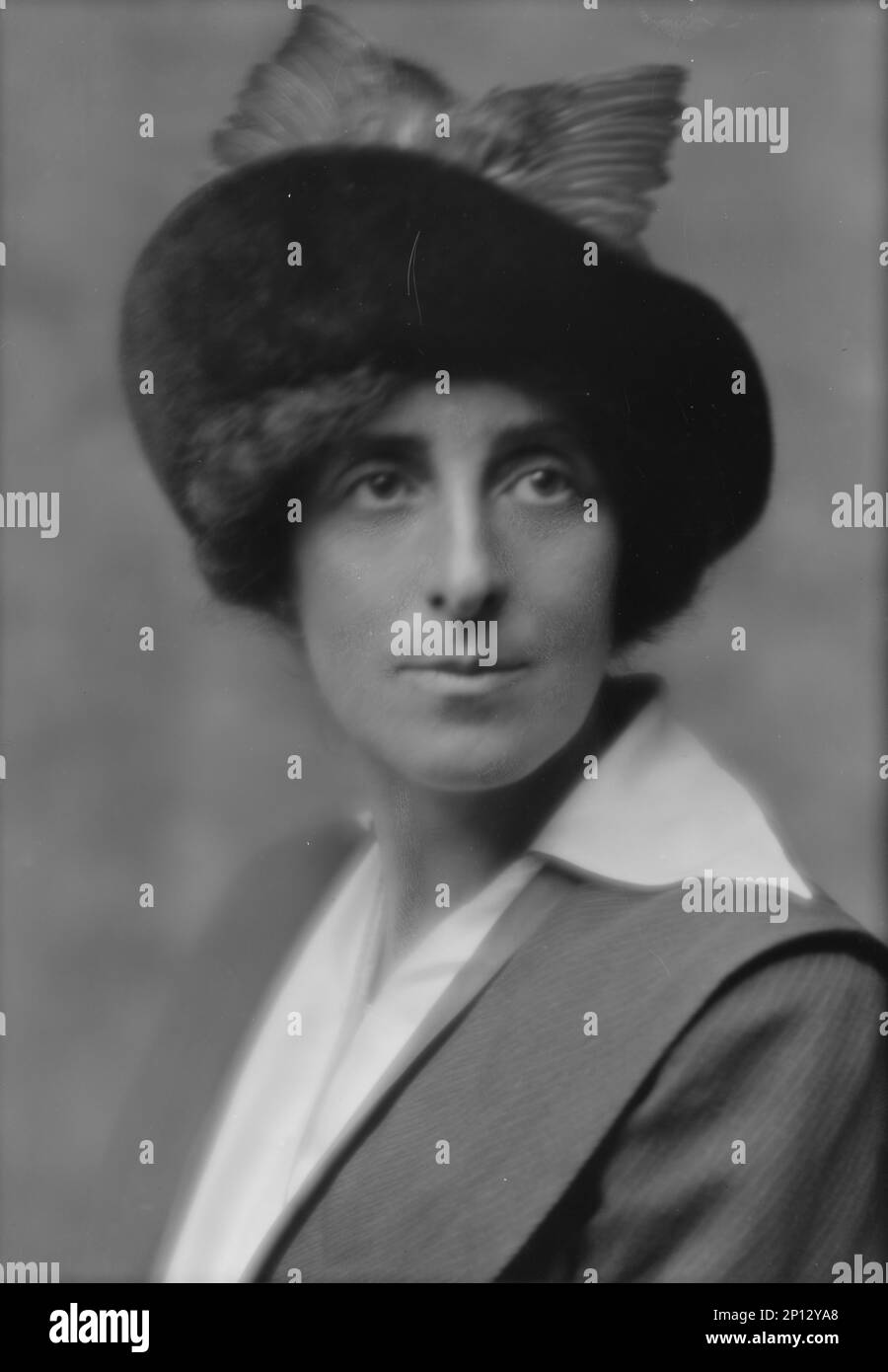 Todd, Helen, portrait photograph, 1913 Stock Photo - Alamy