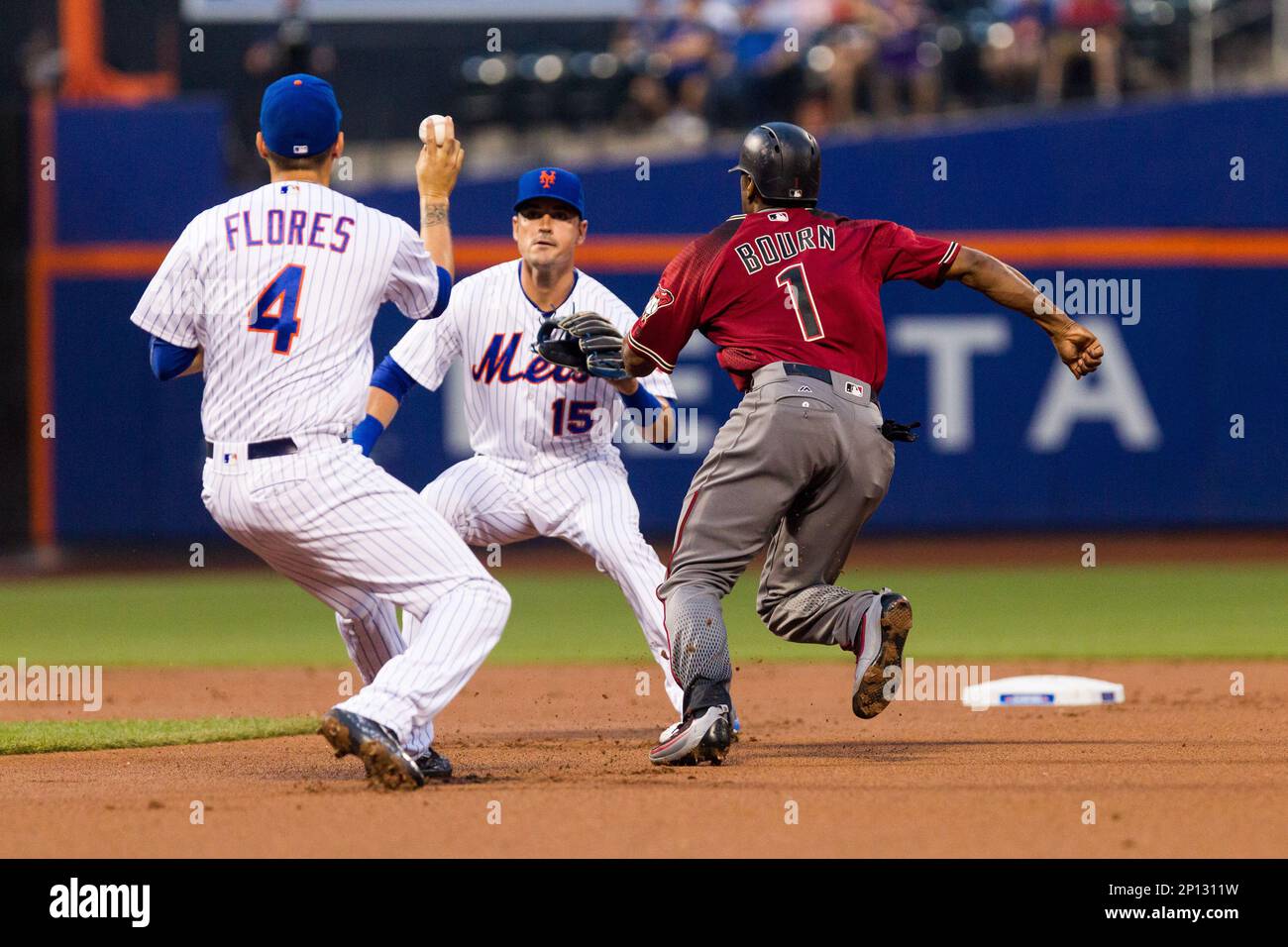 August 10, 2016: Arizona Diamondbacks center fielder Michael Bourn (1 ...
