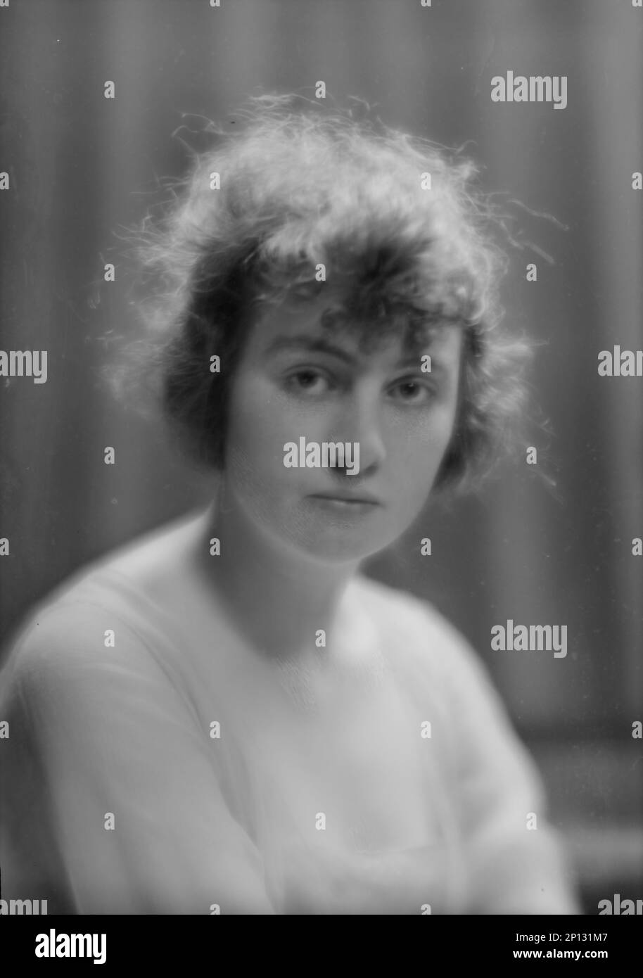 Waite w hi-res stock photography and images - Alamy