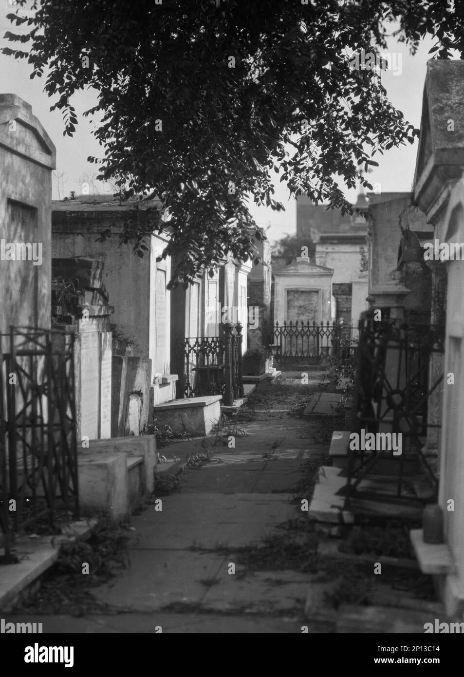 Tombs in St. Louis Cemetery, New Orleans, between 1920 and 1926 Stock ...