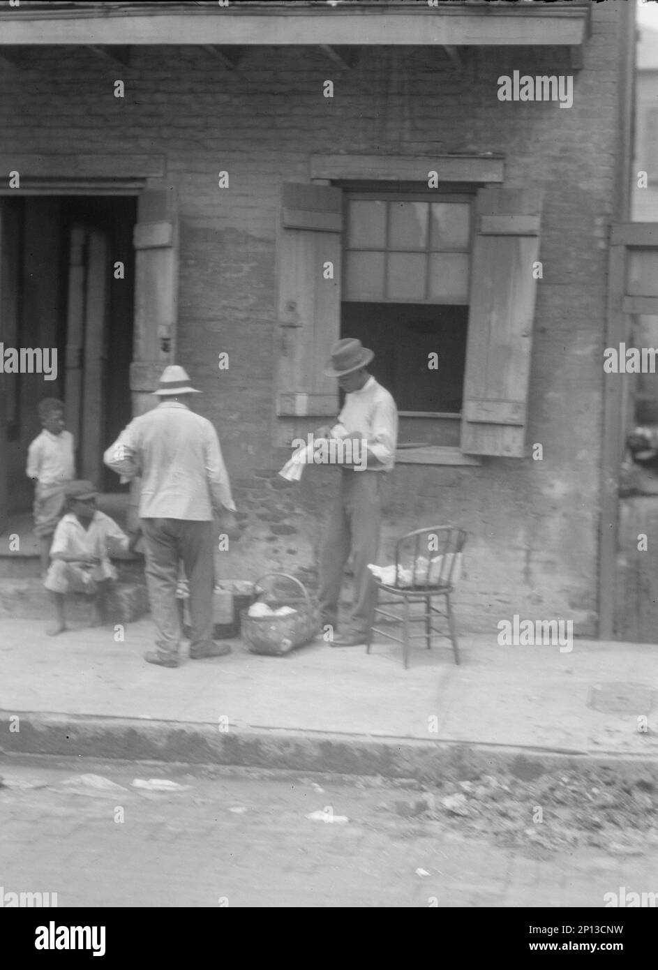 Street seller 1920s hi-res stock photography and images - Alamy