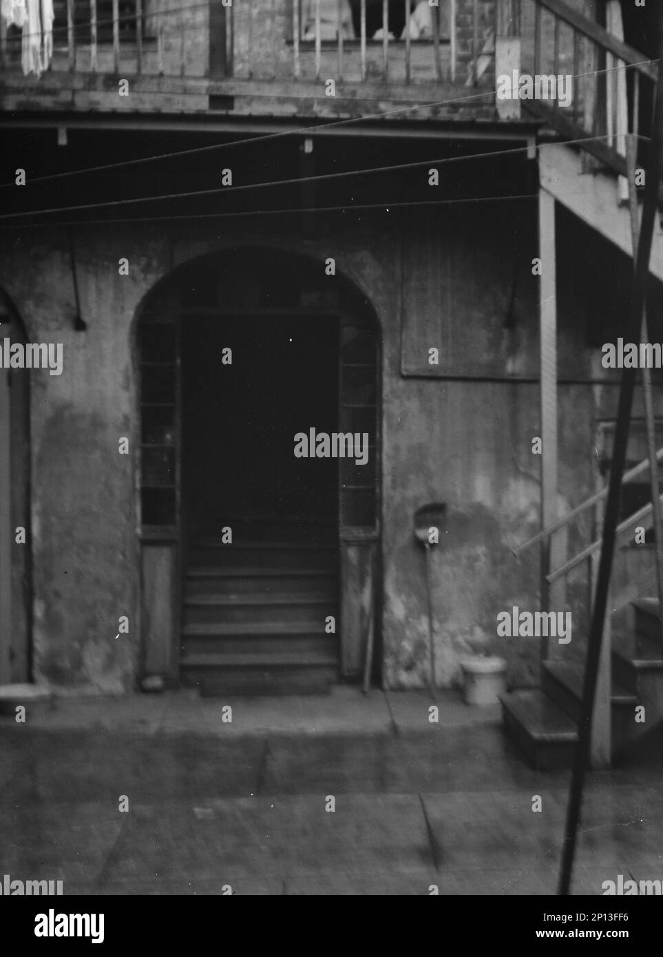 Courtyard, New Orleans, between 1920 and 1926 Stock Photo - Alamy