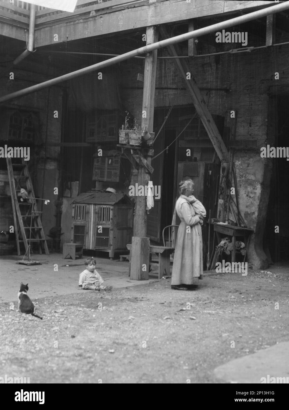 Italian courtyard, New Orleans, between 1920 and 1926 Stock Photo - Alamy