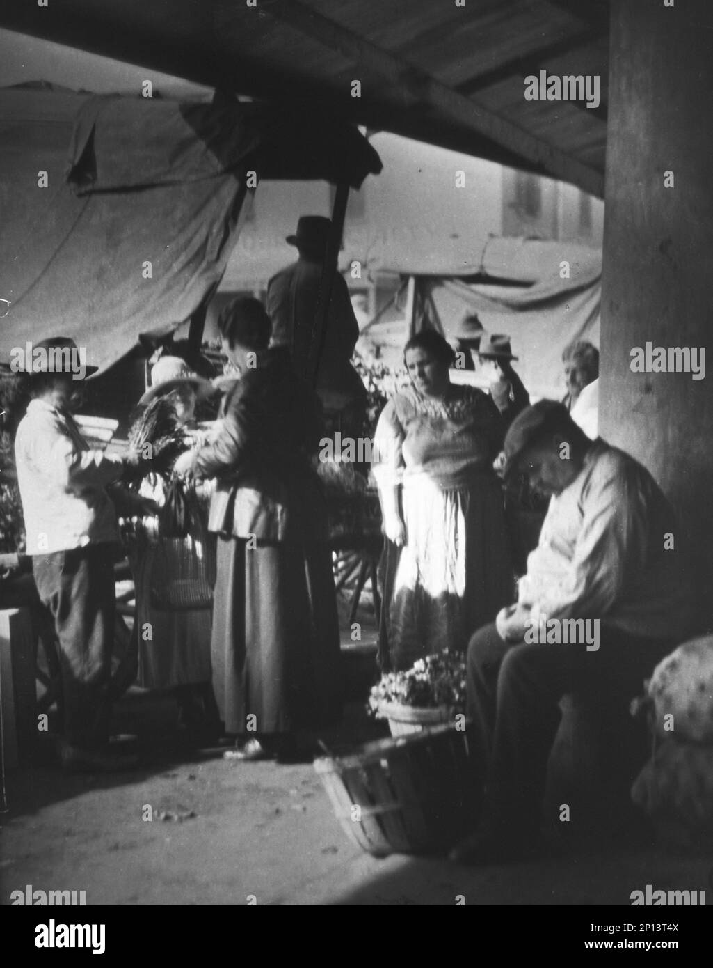 French women 1920's Black and White Stock Photos & Images - Alamy