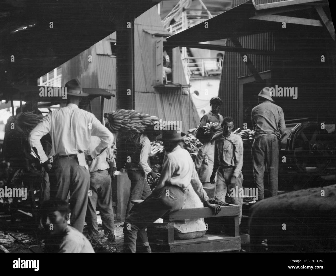 African american worker 1920 hi-res stock photography and images - Alamy