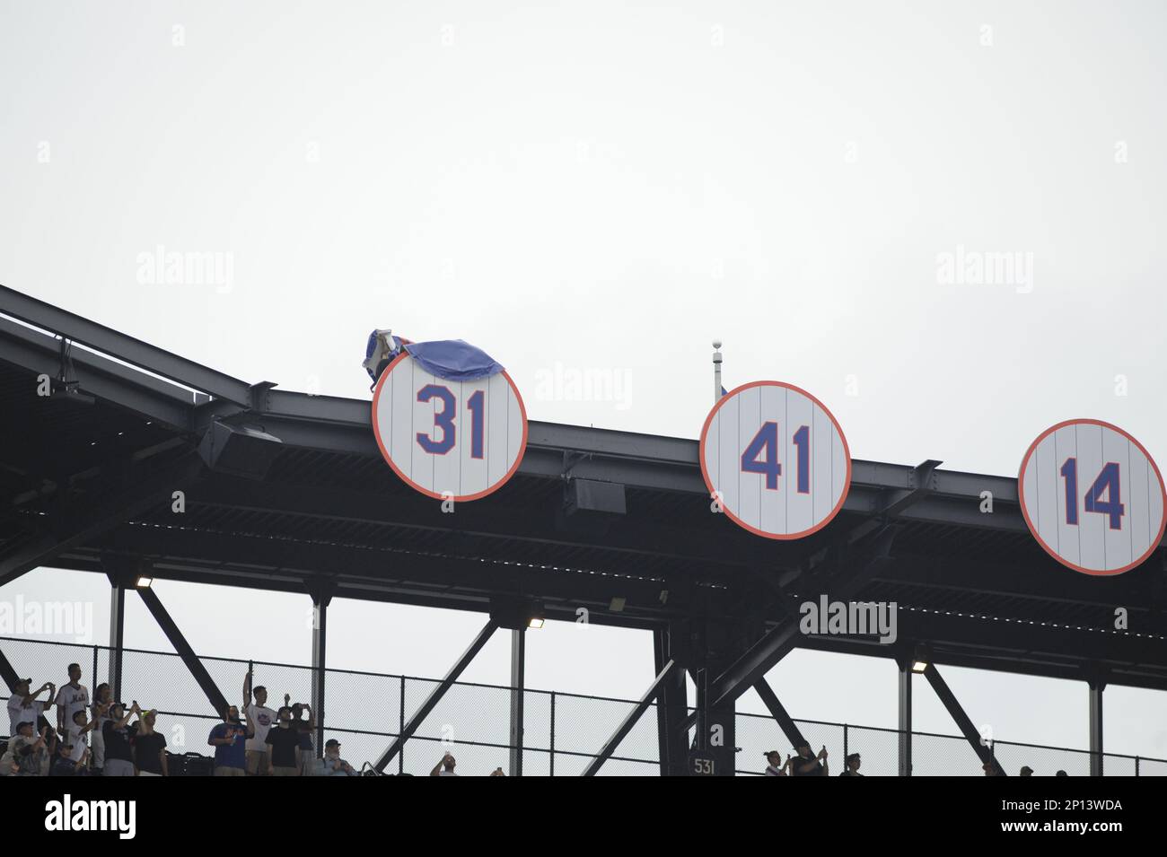 30 July, 2016. New York Mets former catcher Mike Piazza (31) has his ...