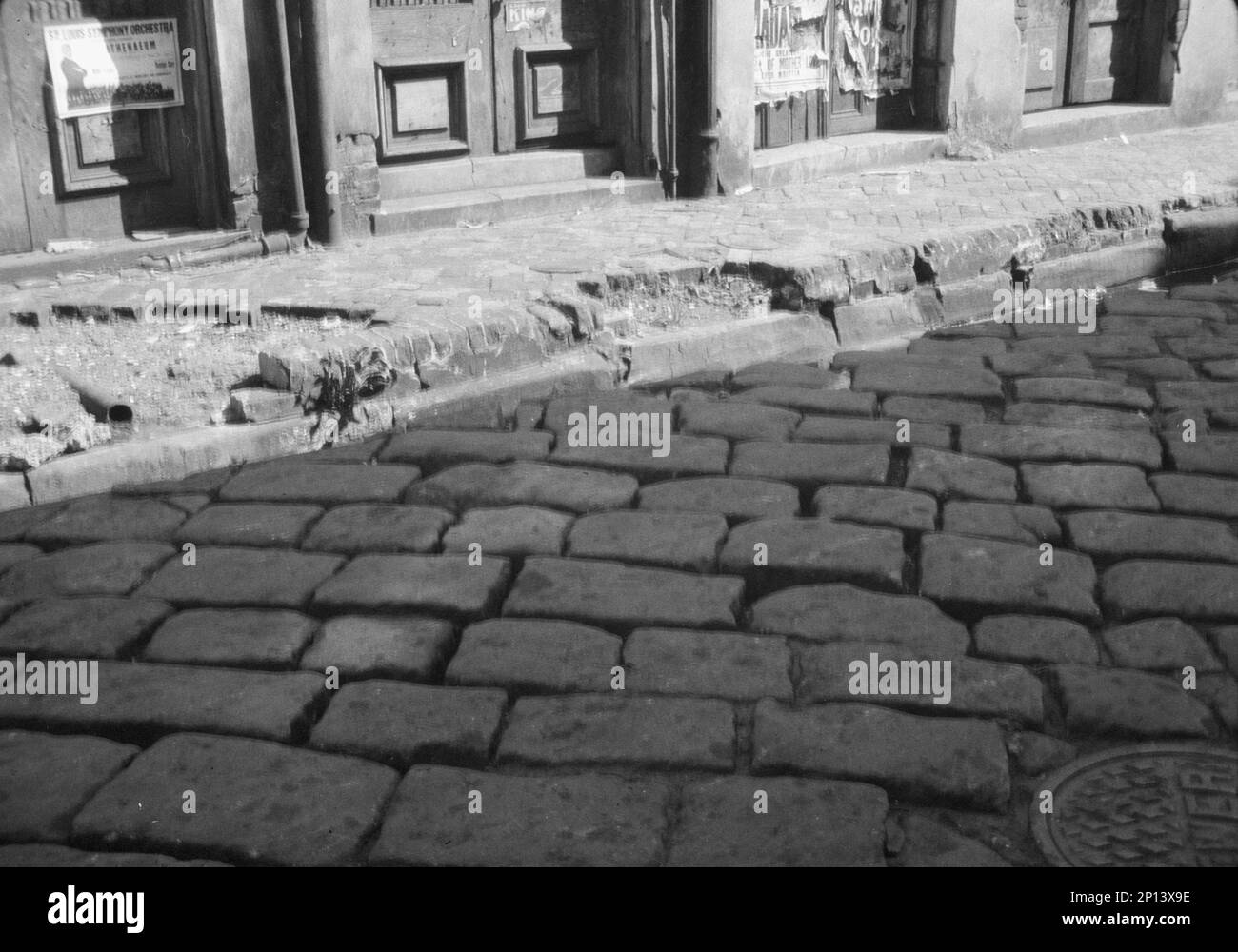 Old pavement blocks, New Orleans, between 1920 and 1926 Stock Photo - Alamy
