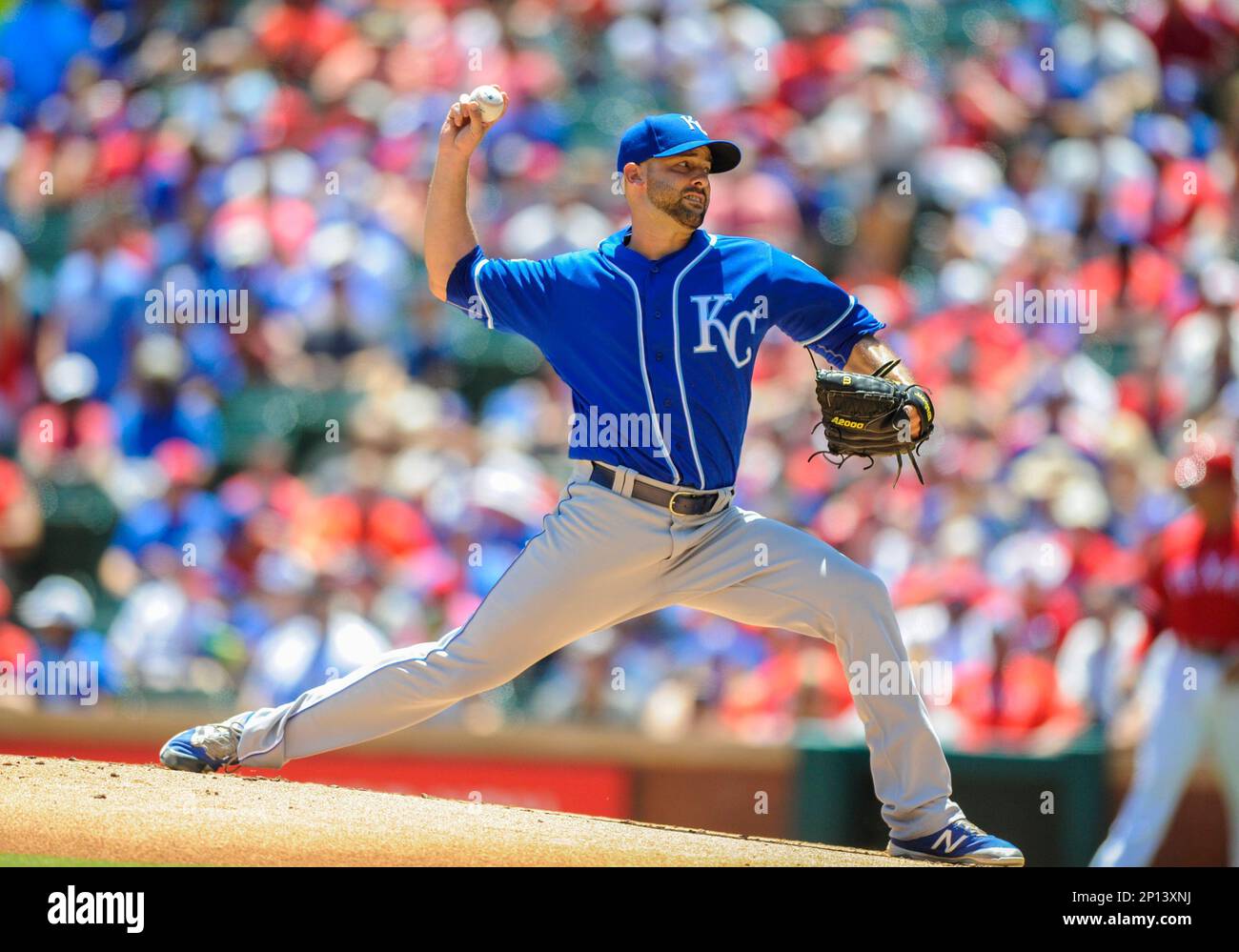July 31, 2016: Kansas City Royals relief pitcher Dillon Gee #53 pitched ...