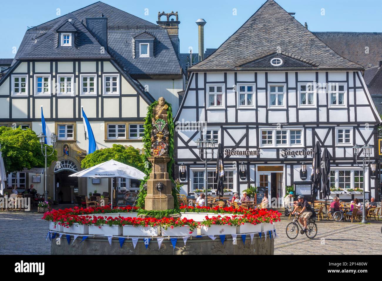 Fountain petrusbrunnen kump on square marktplatz hi-res stock ...