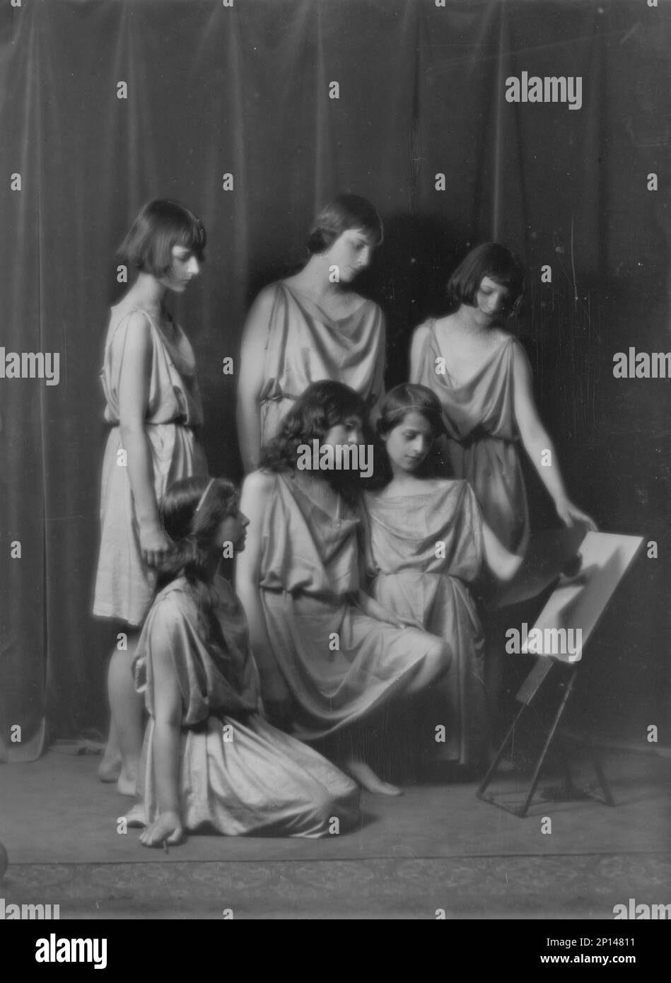 Elizabeth Duncan dancers and children, between 1916 and 1941 Stock ...
