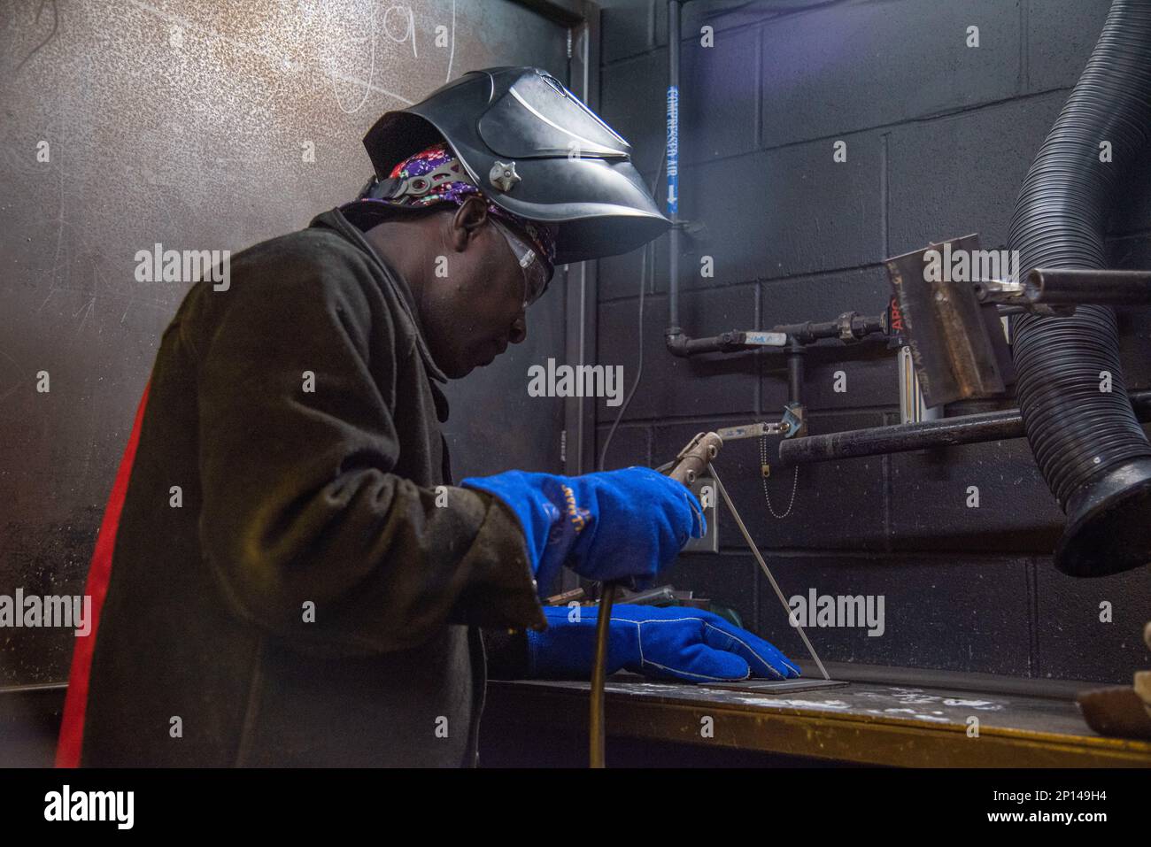 Specialized in welding hi-res stock photography and images - Alamy