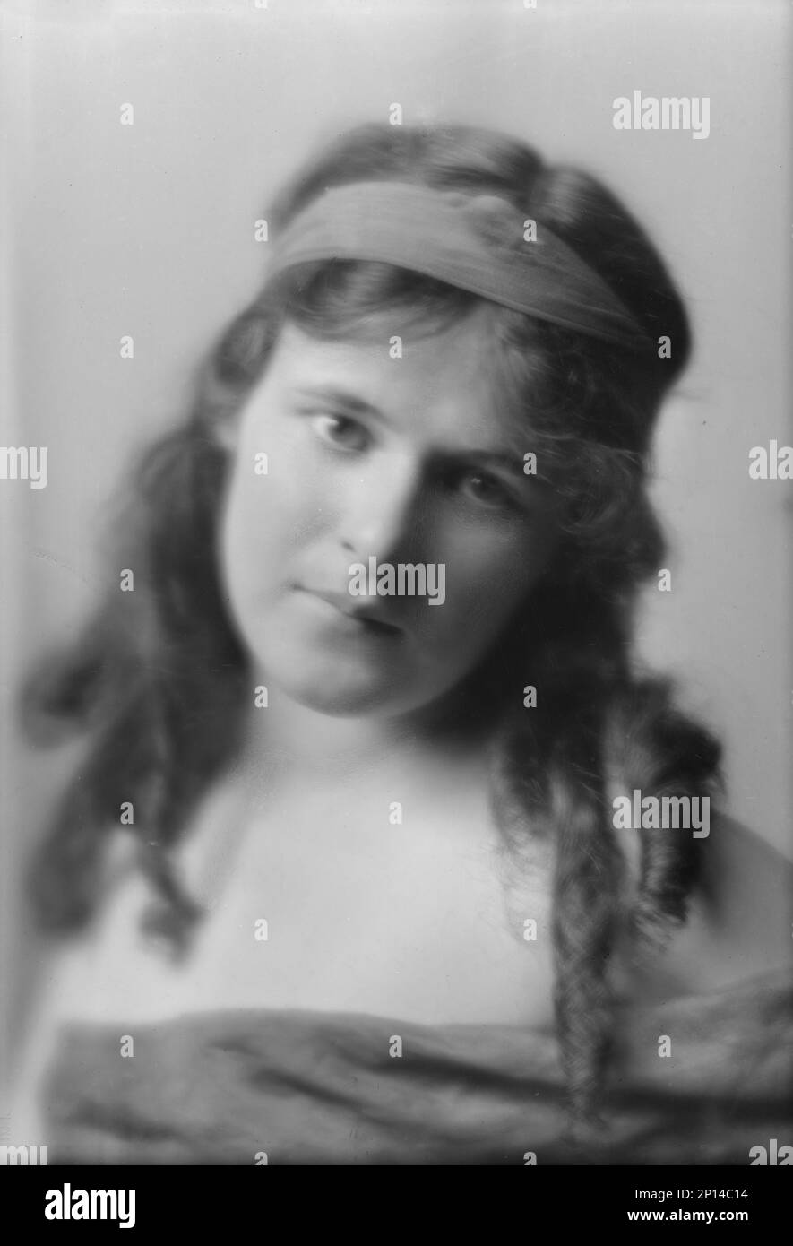Marion Morgan dancer, portrait photograph, between 1914 and 1927 Stock ...