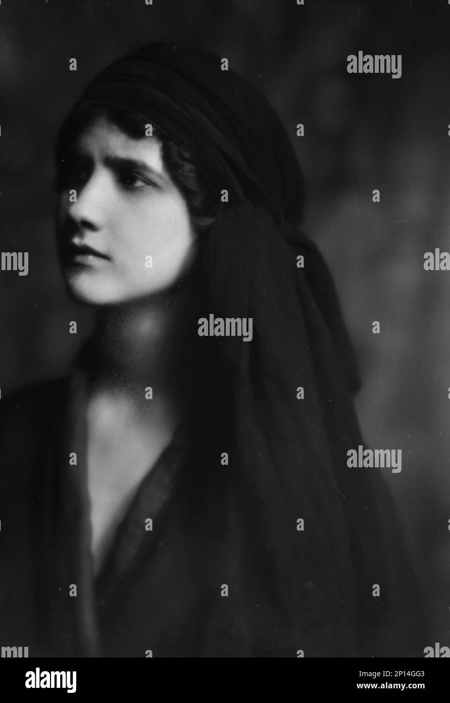 Isadora Duncan dancer, portrait photograph, between 1915 and 1923 Stock ...