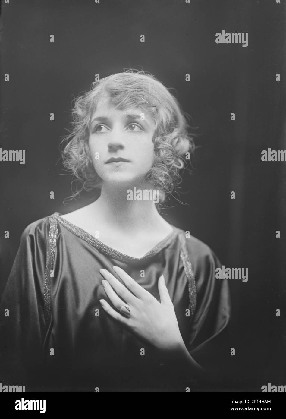 Isadora Duncan dancer, portrait photograph, between 1915 and 1923 Stock ...