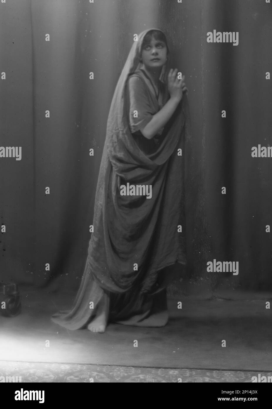 Isadora duncan genthe hi-res stock photography and images - Alamy