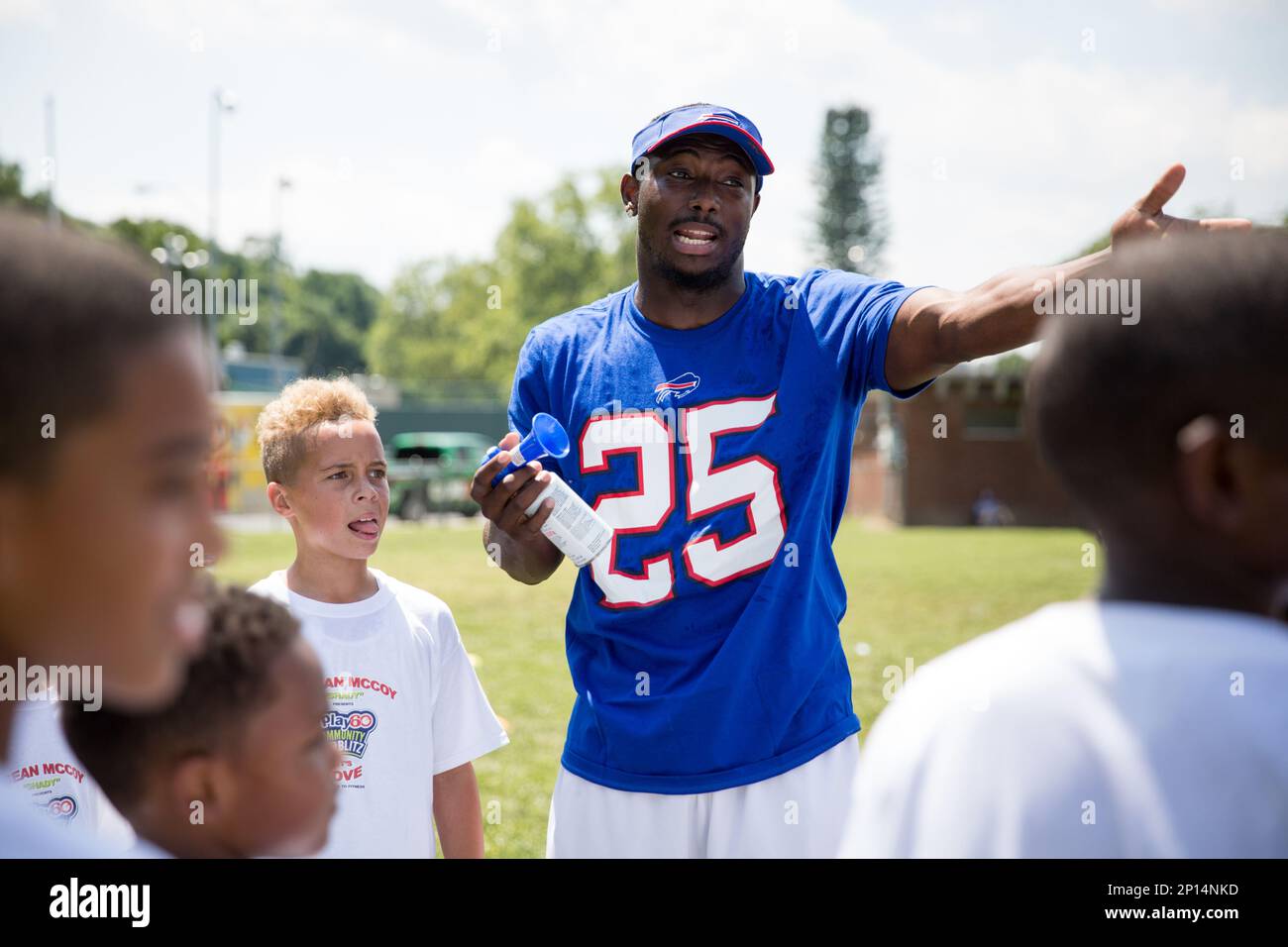 NFL running back and Harrisburg native LeSean McCoy coaches ...