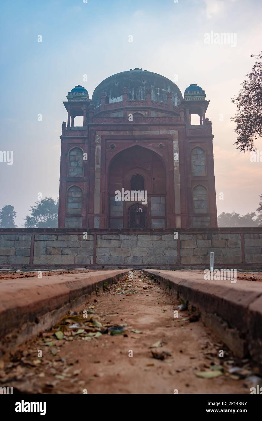 Entrance gate tomb humayun tomb hi-res stock photography and images - Alamy