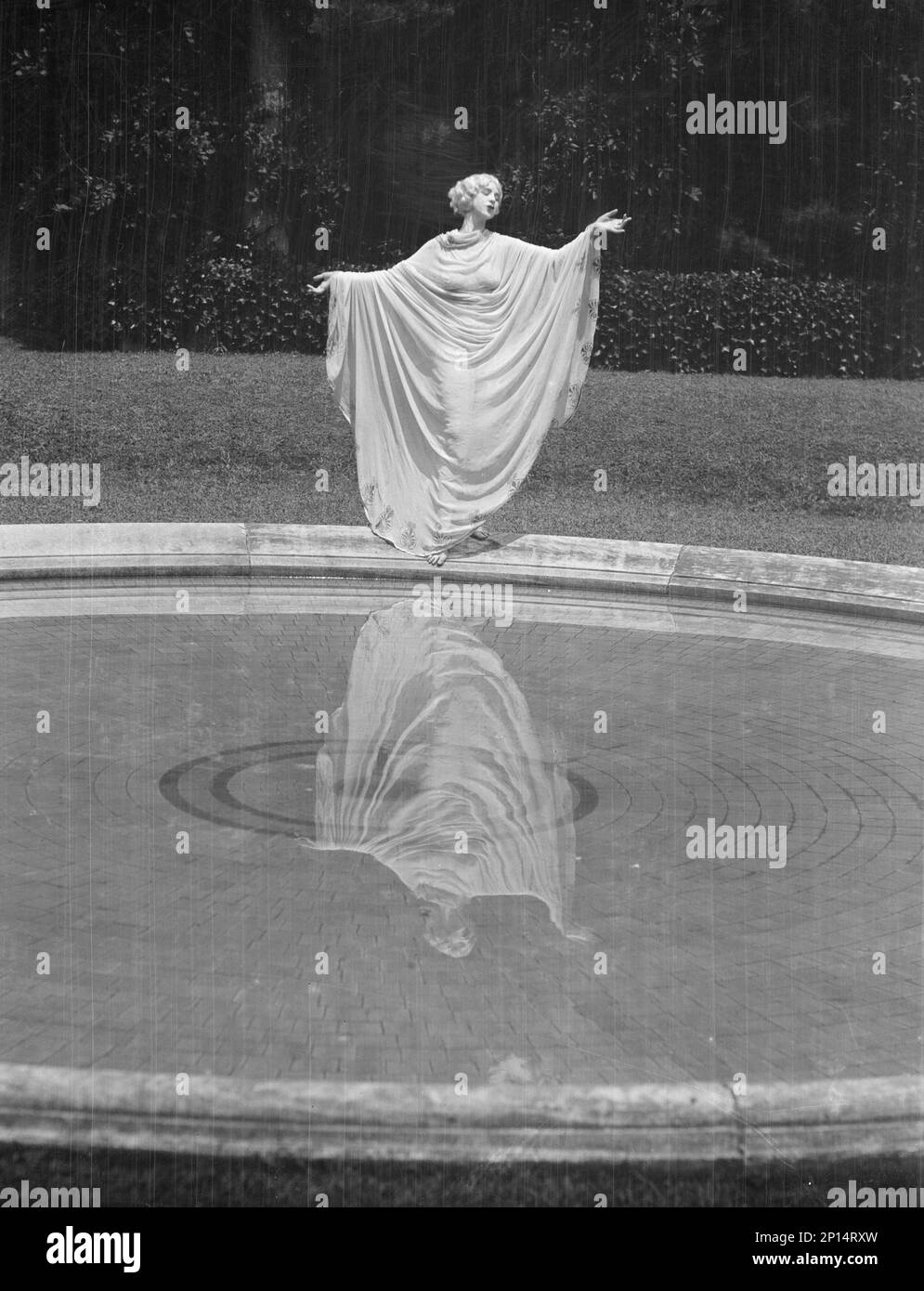 Ruth saint denis hi-res stock photography and images - Alamy