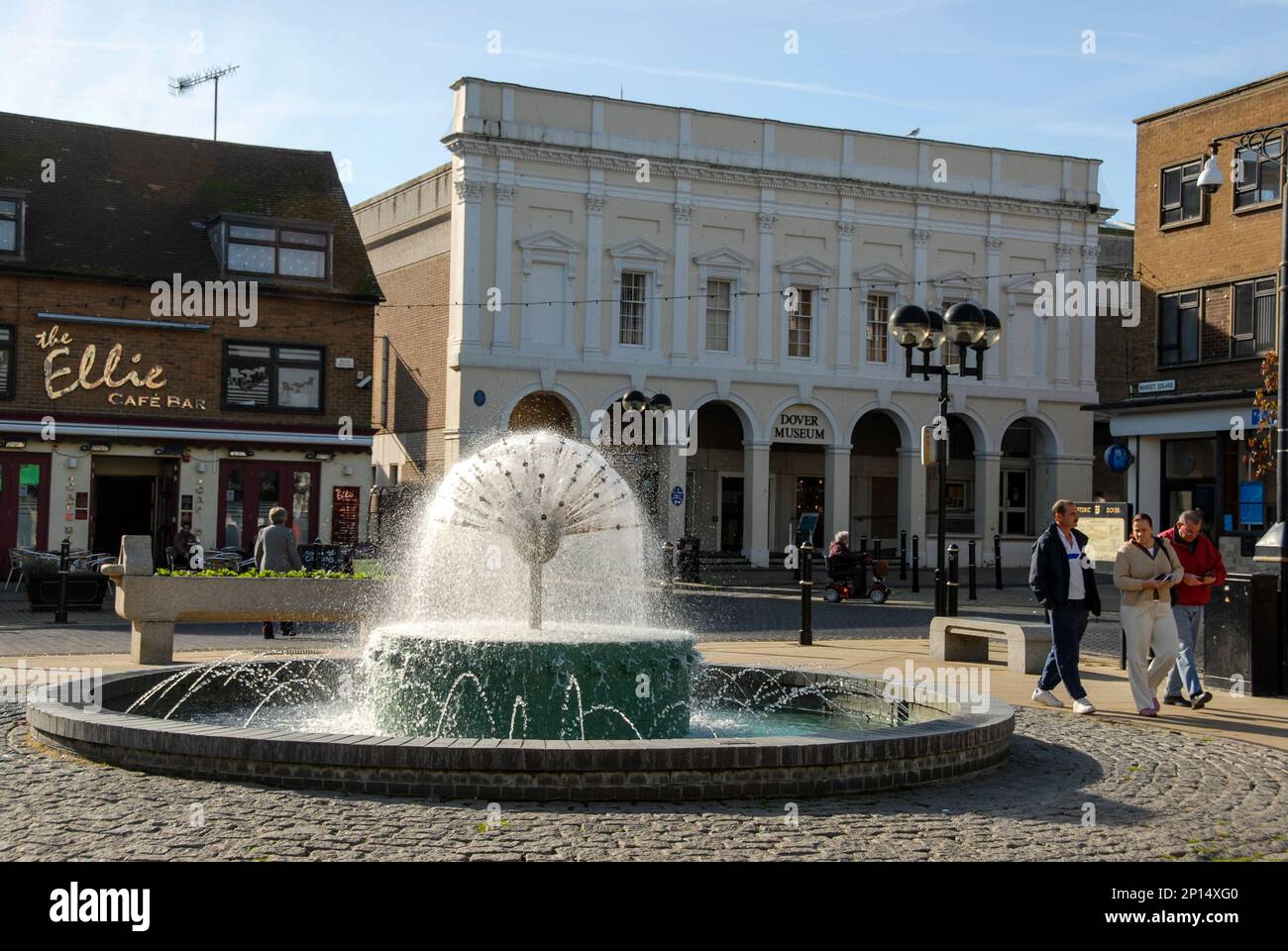 Dover water fountain hi-res stock photography and images - Alamy