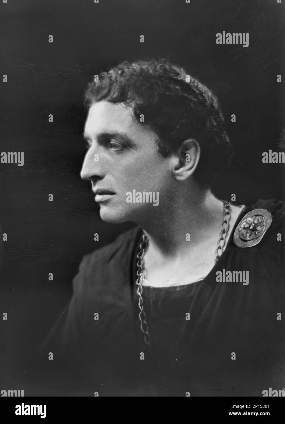 Shakespearean costume hi-res stock photography and images - Alamy