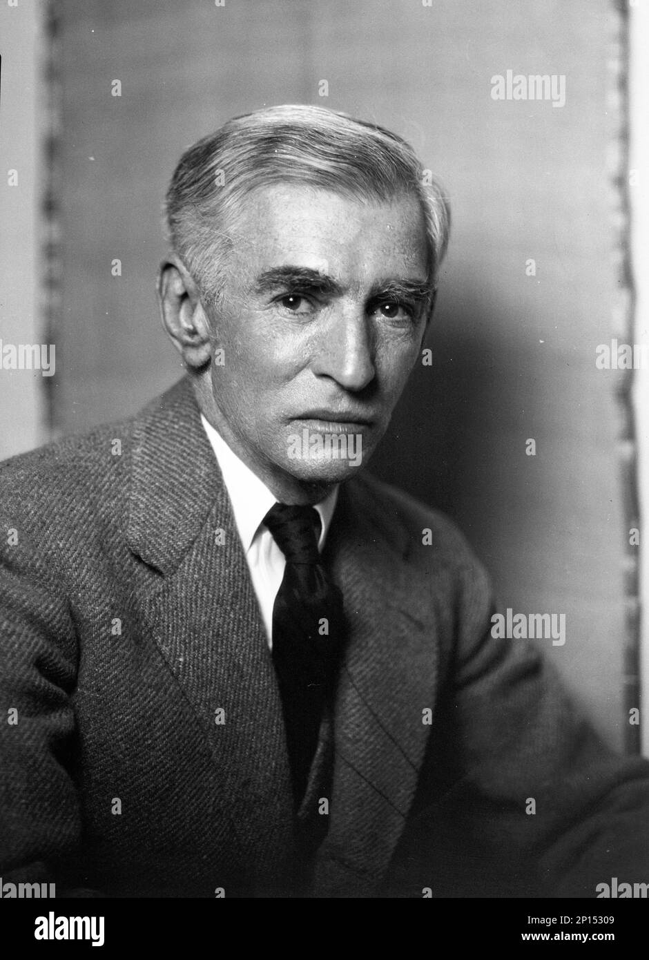 Mr. David Mannes, portrait photograph, 1925 Dec. 16. Address: 120 E ...