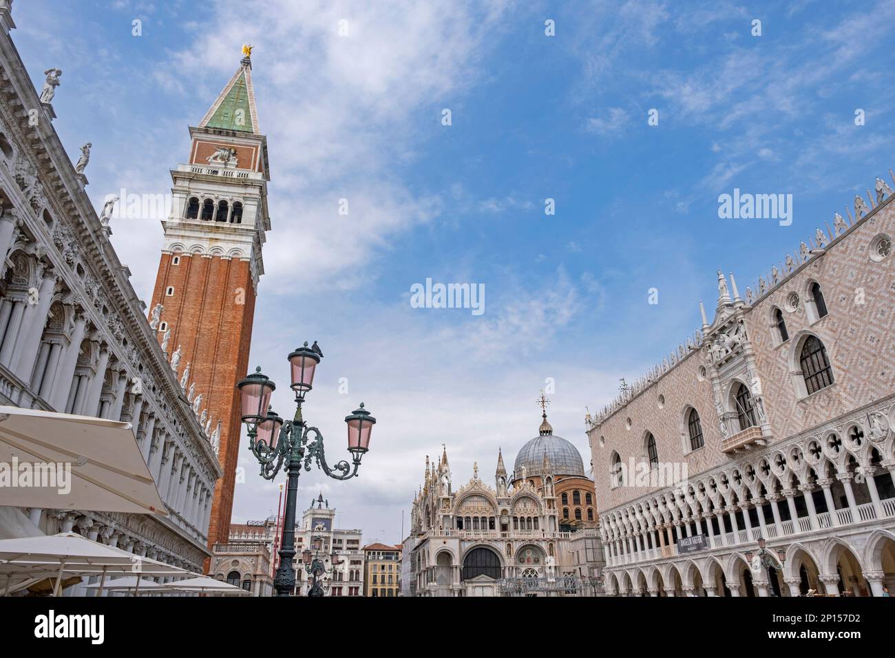 Piazza San Marco / St Mark's Square with Basilica di San Marco, Doge's ...