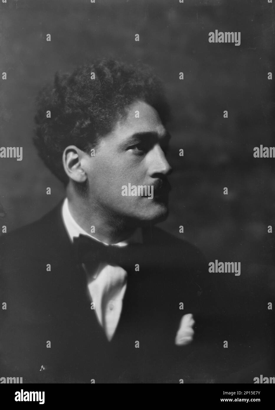 Mr. Richard Buhlig, portrait photograph, 1917 Nov. 22. American pianist ...