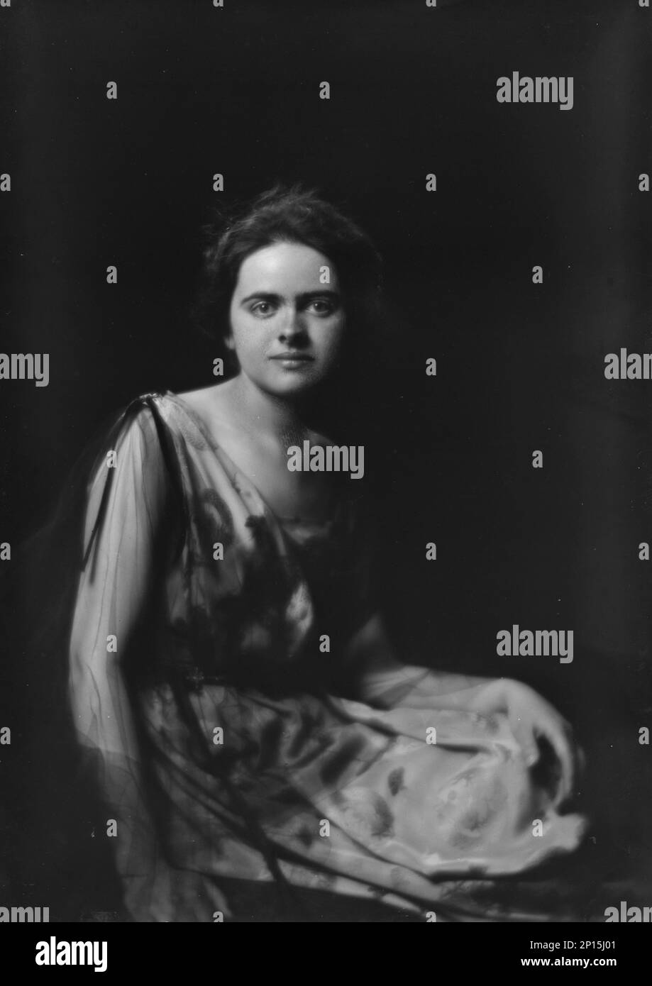 Miss Damrosch, portrait photograph, 1919 May 5 Stock Photo - Alamy