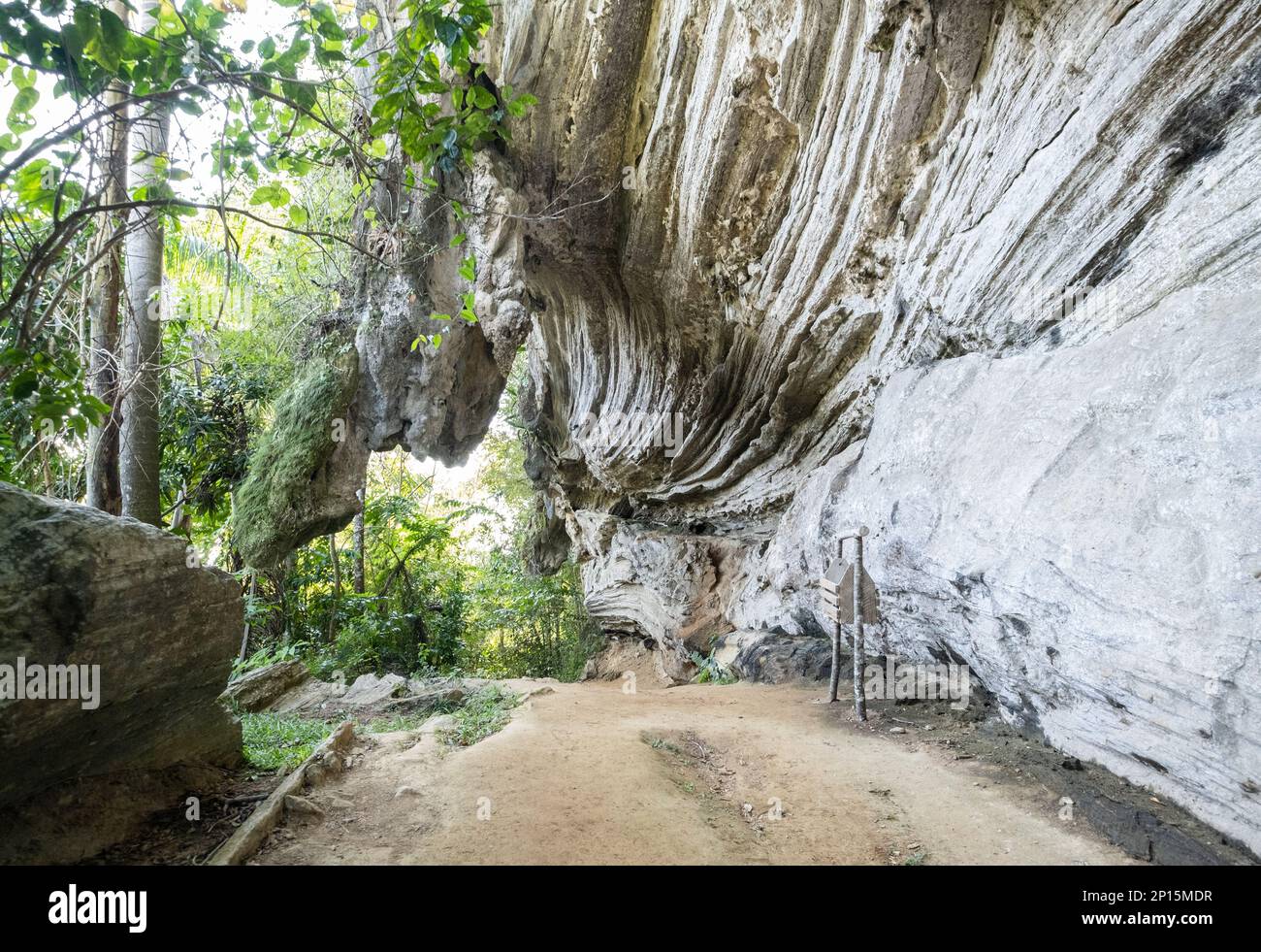 Rock formations on the hiking trail to Salto del Caburní, Trinidad ...