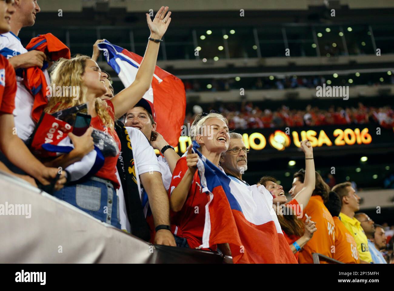 2016 copa america centenario final hi-res stock photography and images ...