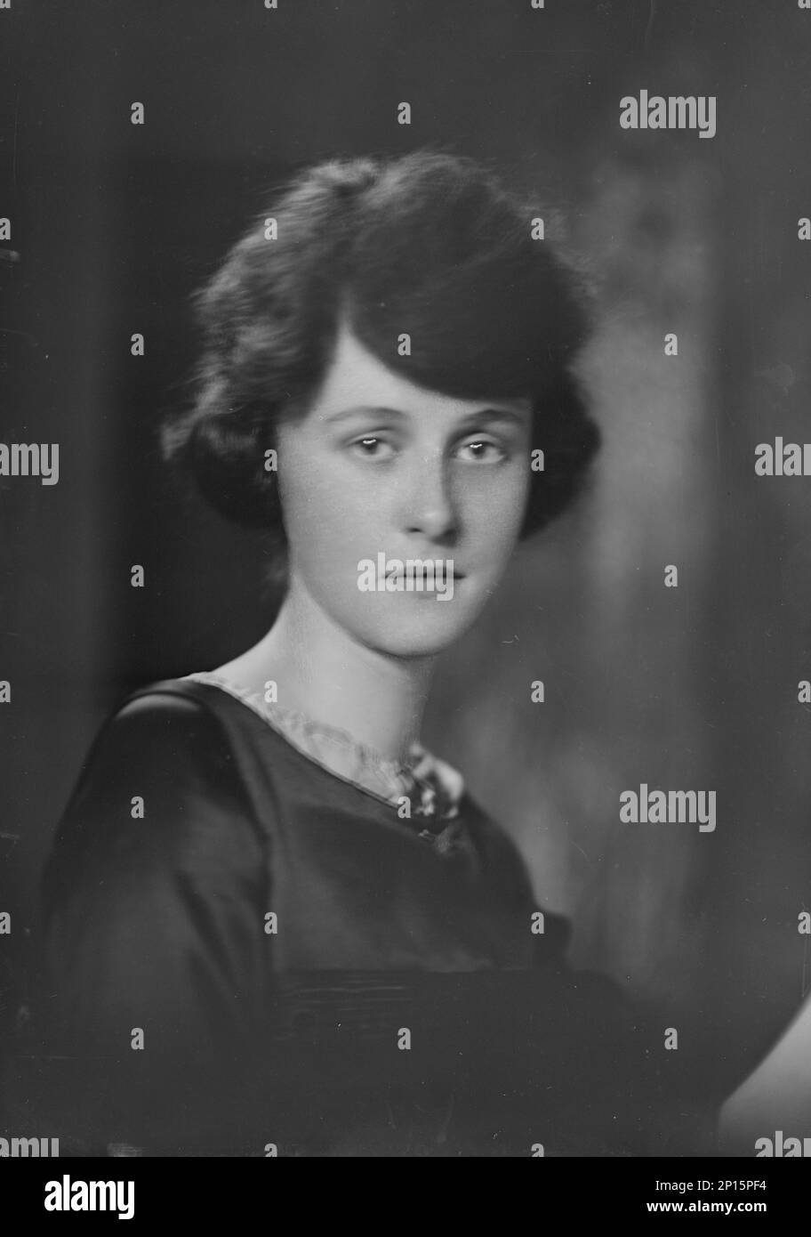 Miss Eaton, portrait photograph, 1918 Nov. 12 Stock Photo - Alamy