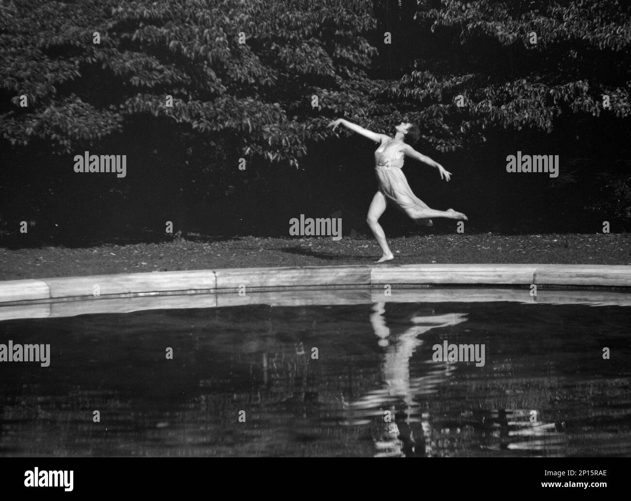 Elizabeth Duncan dancers, between 1916 and 1941 Stock Photo - Alamy