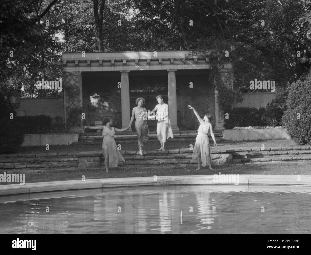 Elizabeth Duncan dancers, between 1916 and 1941 Stock Photo - Alamy