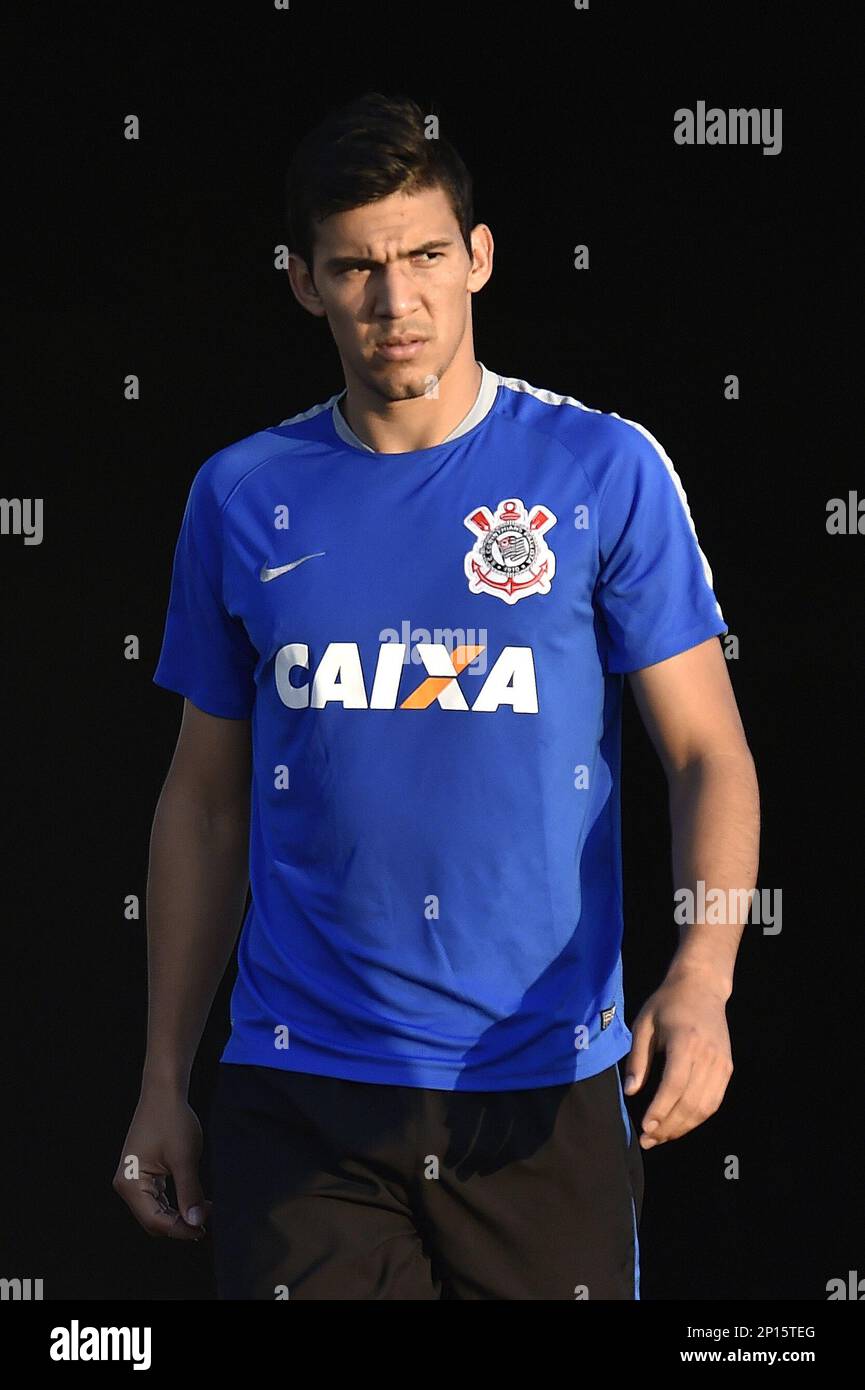 SAO PAULO - SP - 14/07/2016 - TREINO DO CORINTHIANS - Balbuena durante ...