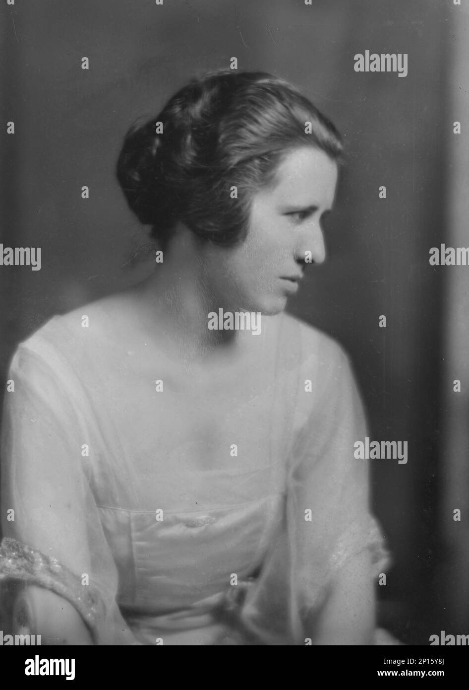 Miss Margaret Fisher, portrait photograph, 1918 Feb. 5 Stock Photo - Alamy