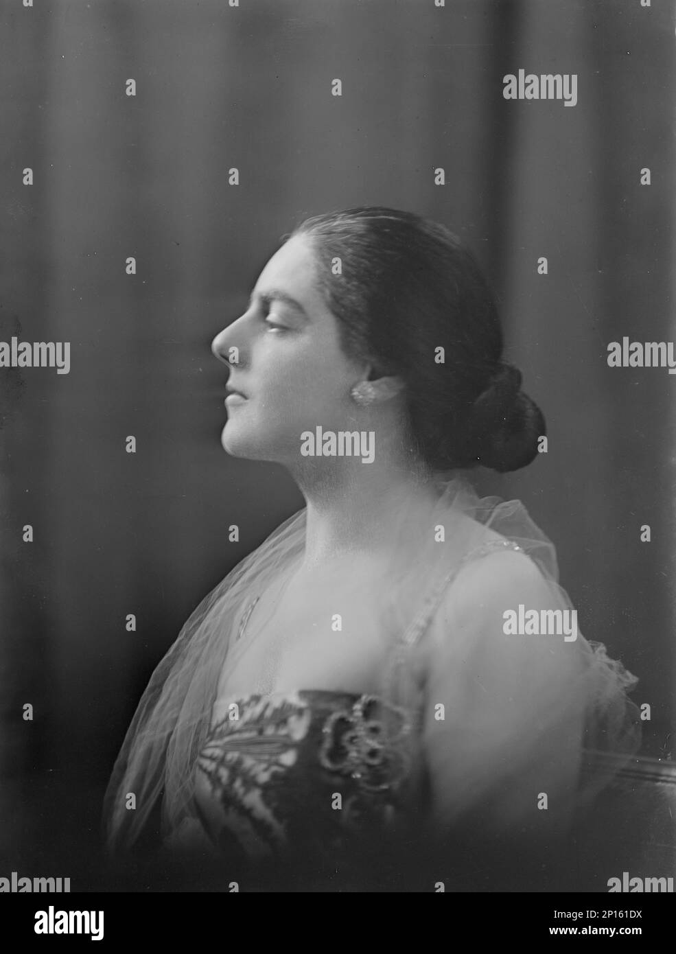 Miss Eva Gauthier, portrait photograph, 1918 Nov. Canadian-American ...