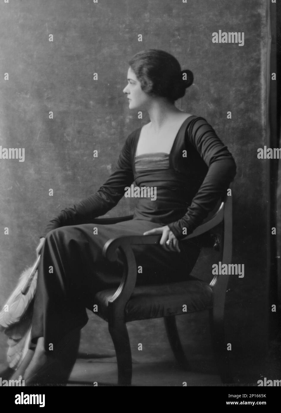 Miss Lydia Hoyt, portrait photograph, 1918 Feb. 6. American fashion ...