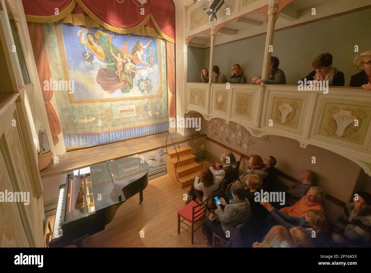 Smallest theater hi-res stock photography and images - Alamy