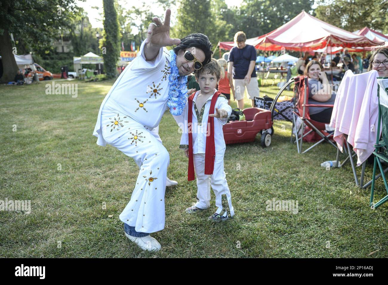 Nolan Rice, 3, poses for a photo with Elvis Presley look-alike Bob ...