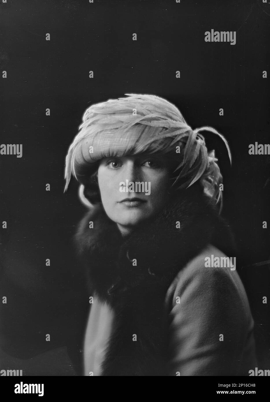 Mrs. J.E. Linde, portrait photograph, 1919 May 23 Stock Photo - Alamy