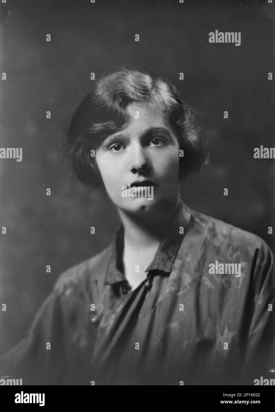 Miss Margaret McKenzie, portrait photograph, 1919 Sept. 24 Stock Photo ...