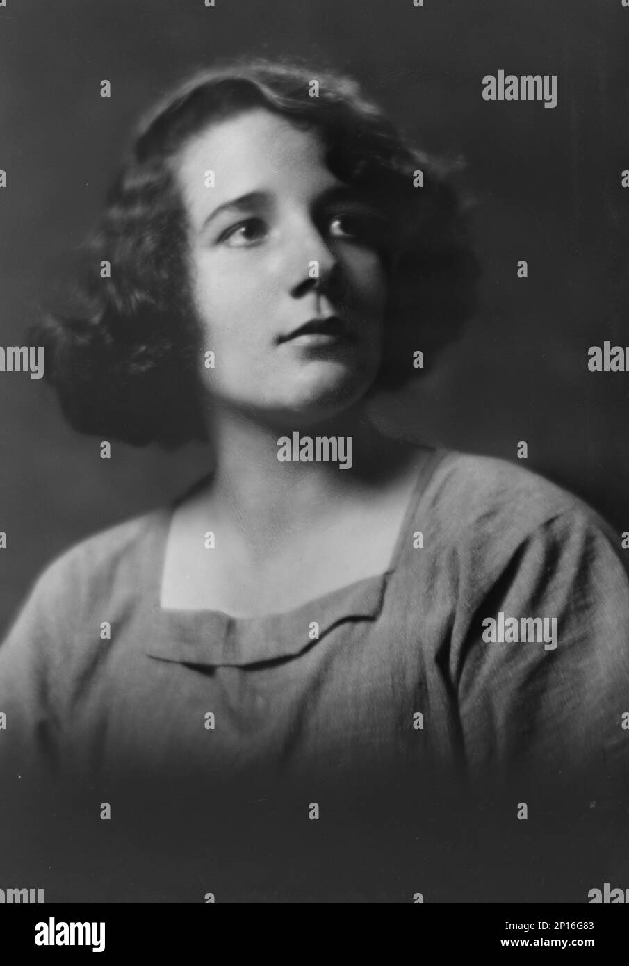 Miss Glenda Mordhurst, portrait photograph, 1919 Oct. 31 Stock Photo ...