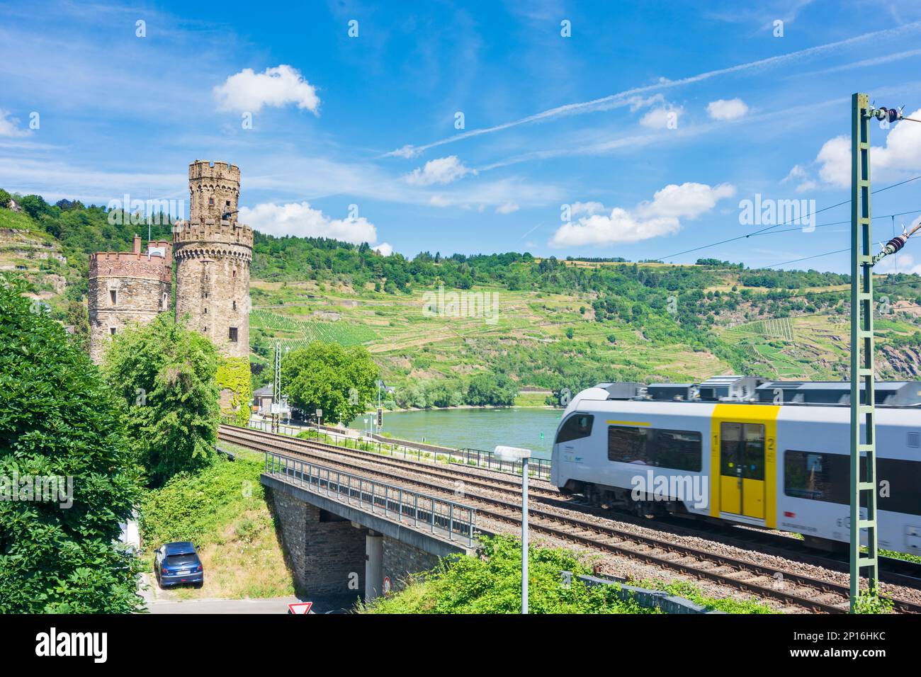 Oberwesel: river Rhein (Rhine), tower Katzenturm and Ochsenturm, local ...
